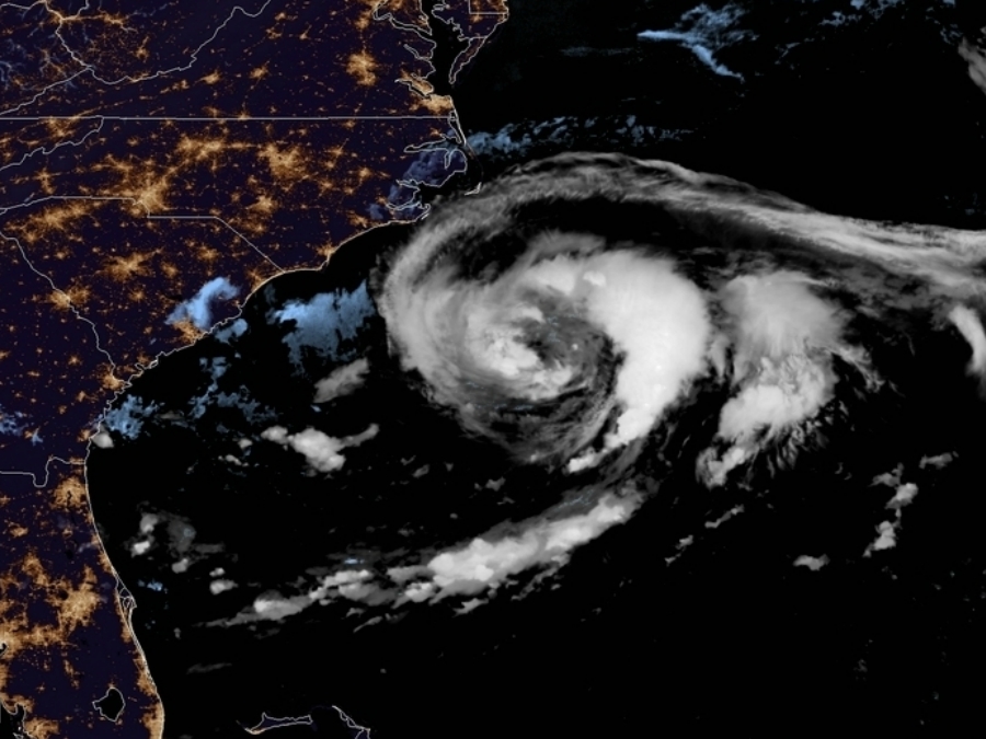 Chris strengthens to Category 2 Hurricane with 105 MPH winds ...